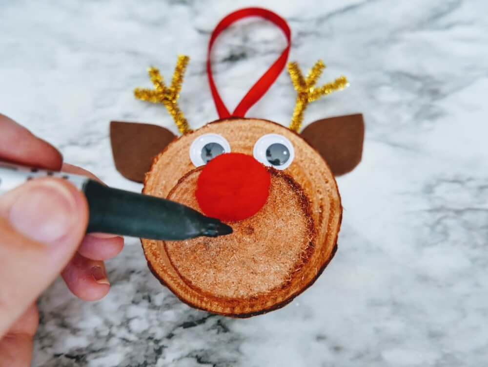 How to Make Beautiful DIY Reindeer Ornaments with Wood Slices