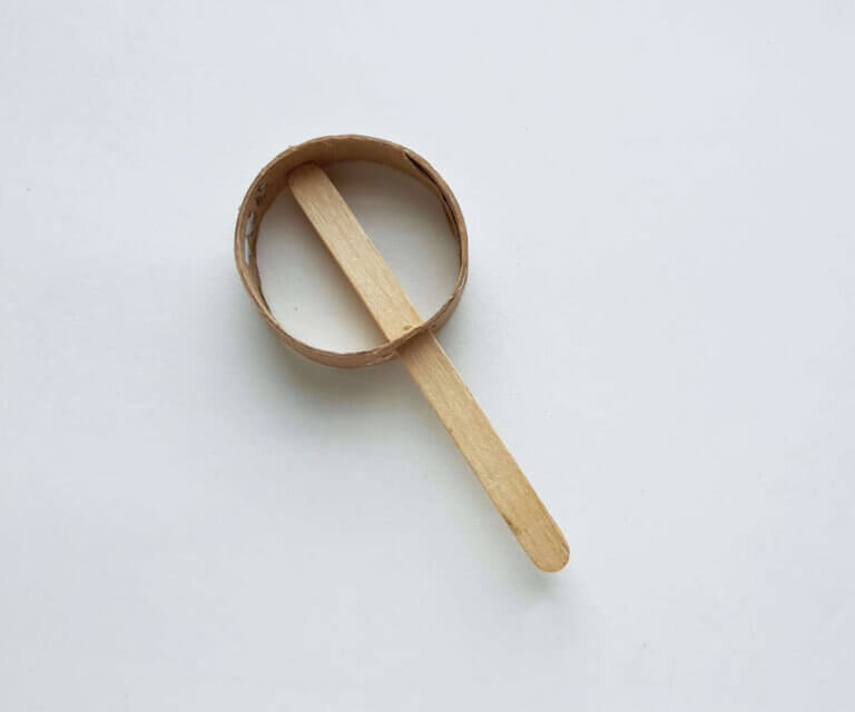 Easy Native American Spin Drum Craft for Kids - Marcie in Mommyland