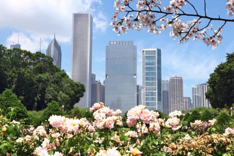 9 Best US Cities to Visit in April for a Beautiful Spring Vacation