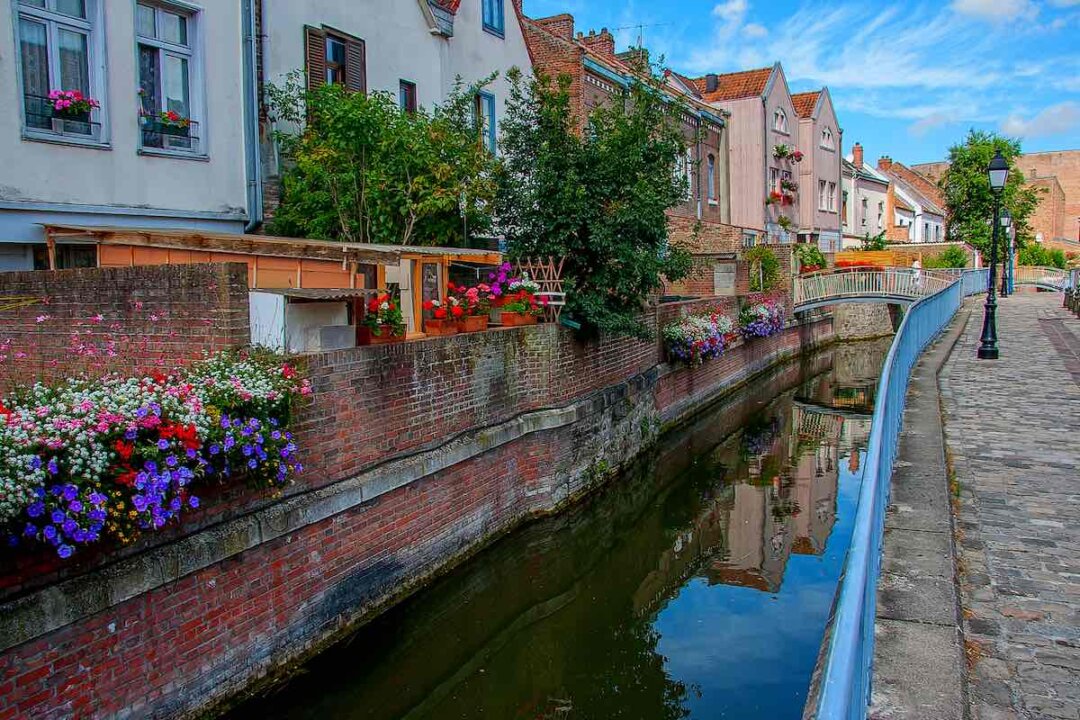 15 Amazing Day Trips from Paris by Train You Can’t Miss (2025)
