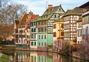 15 Amazing Day Trips from Paris by Train You Can’t Miss (2025)
