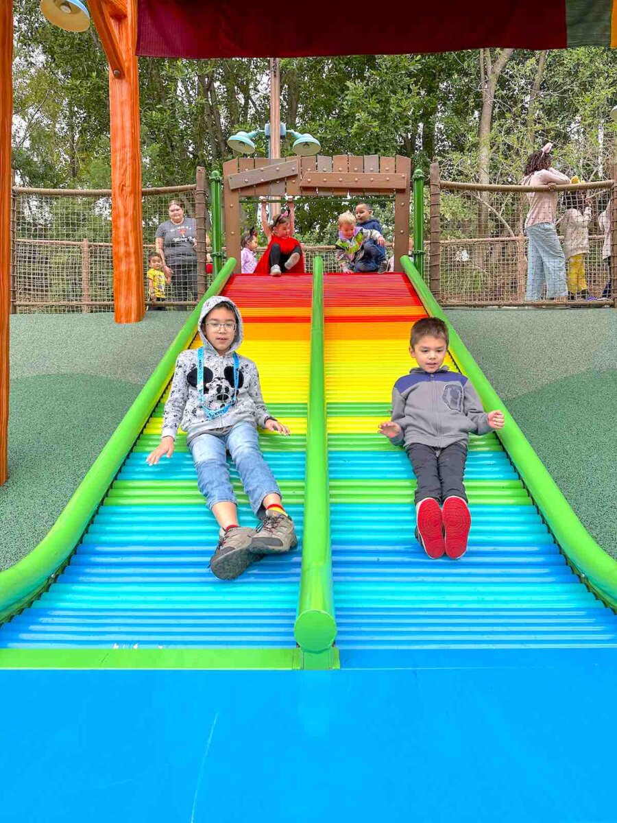 What's it Like Inside the New Disneyland Toontown? (2023)