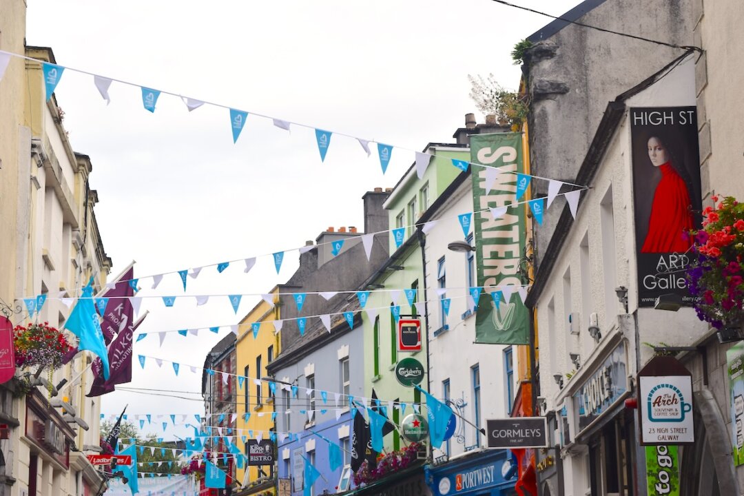 Ireland in Summer: Tips + Things to Do (2024)